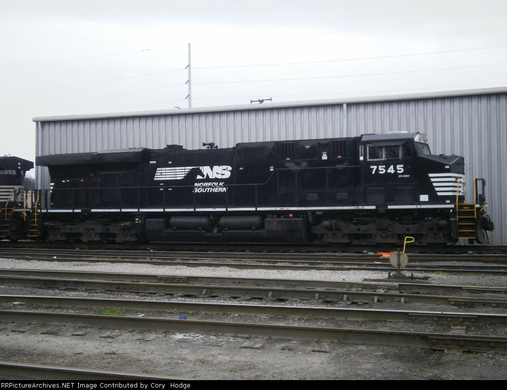 NS 7545 @ Glenwood Yard